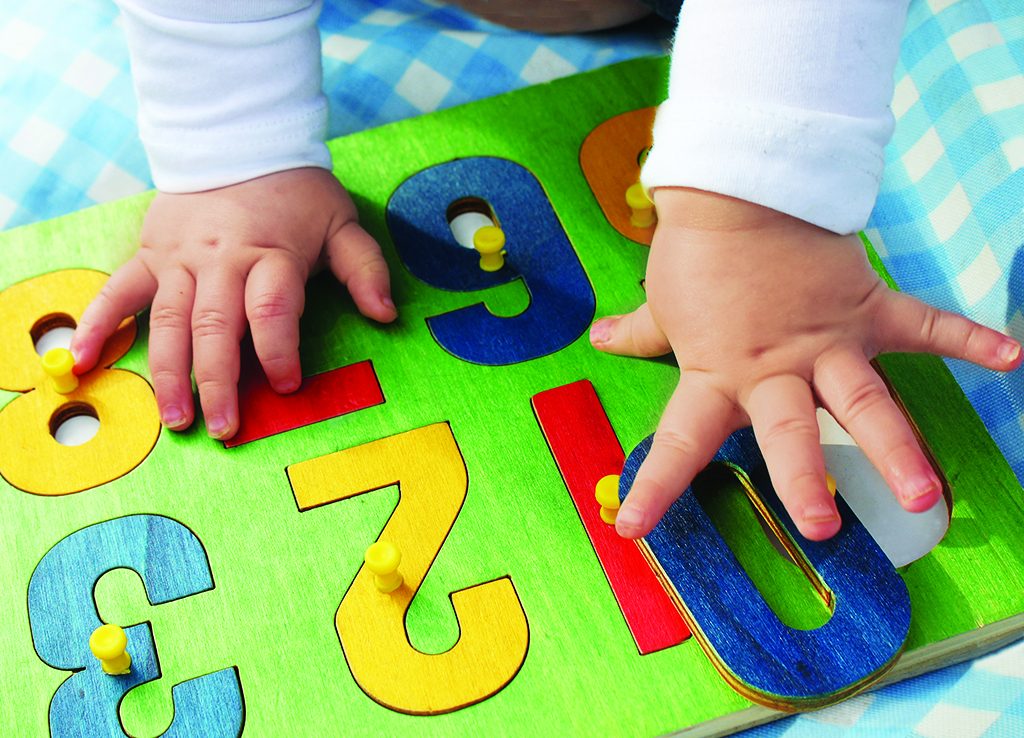 Baby_hands_numbers_57937984_REV2_WEB – Early Math Counts